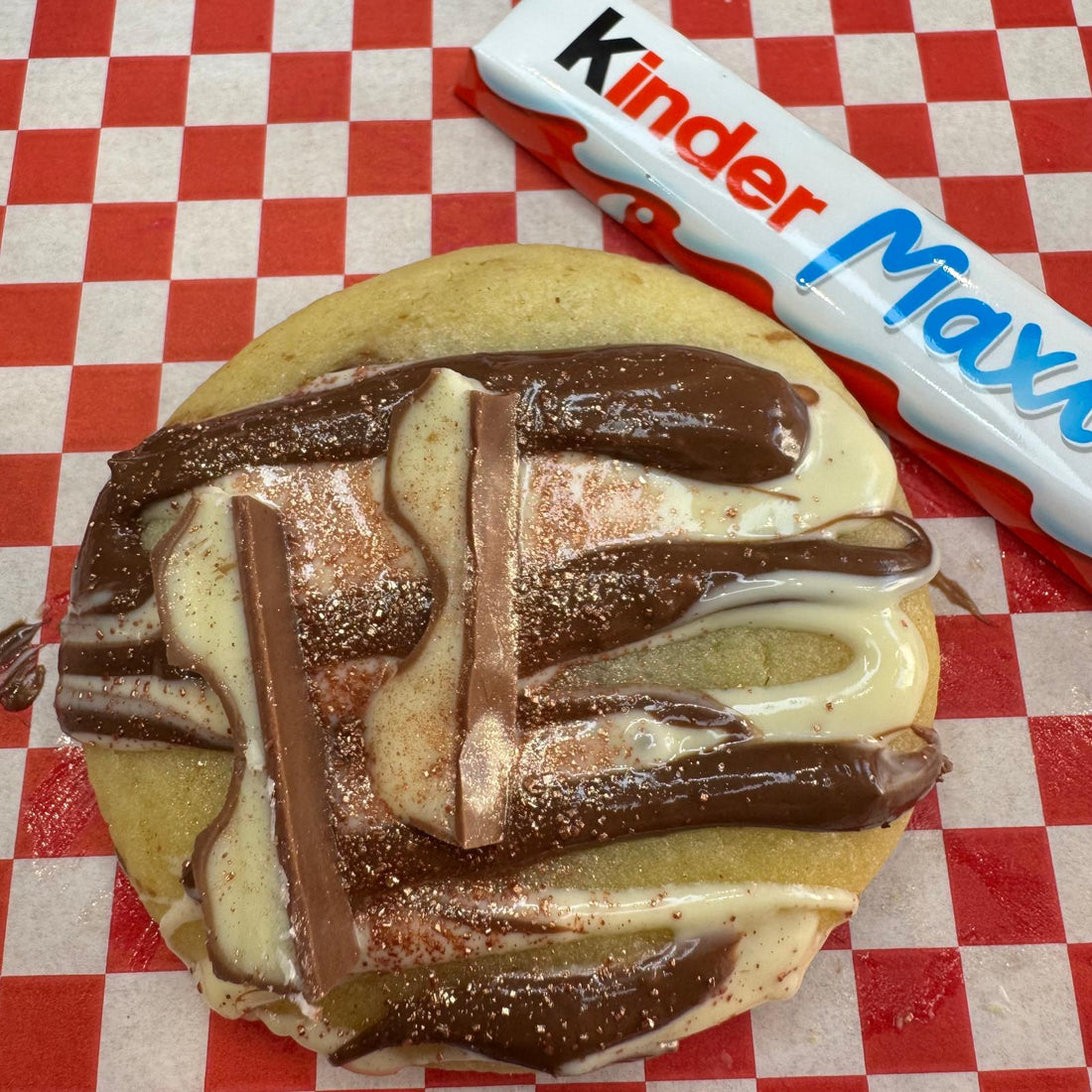 Kinderella, un cookie gourmand au Kinder chocolat livraison en France ...